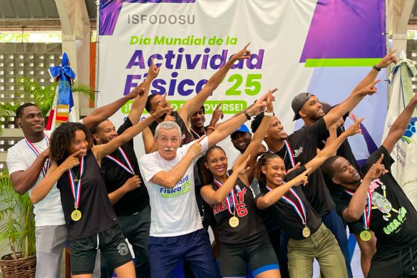 ISFODOSU certifica 1,504 nuevos maestros en el Programa Nacional de ...