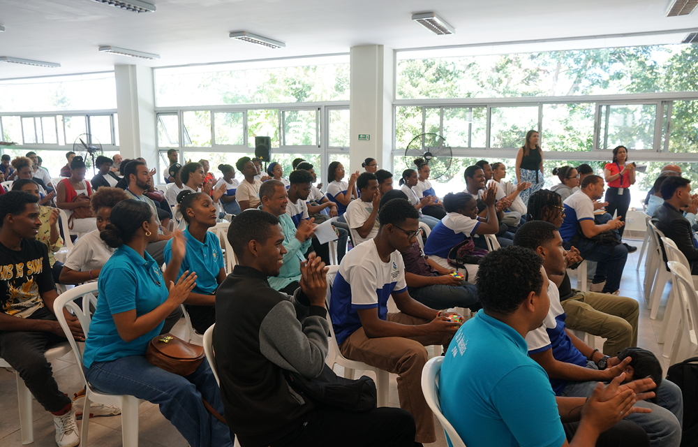 ISFODOSU realiza competencia inter-recintos clubes de matemáticas 2025 ...